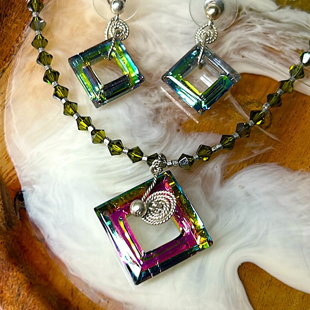 Swarovski Crystal Elements Necklace & Earrings Set - Gem